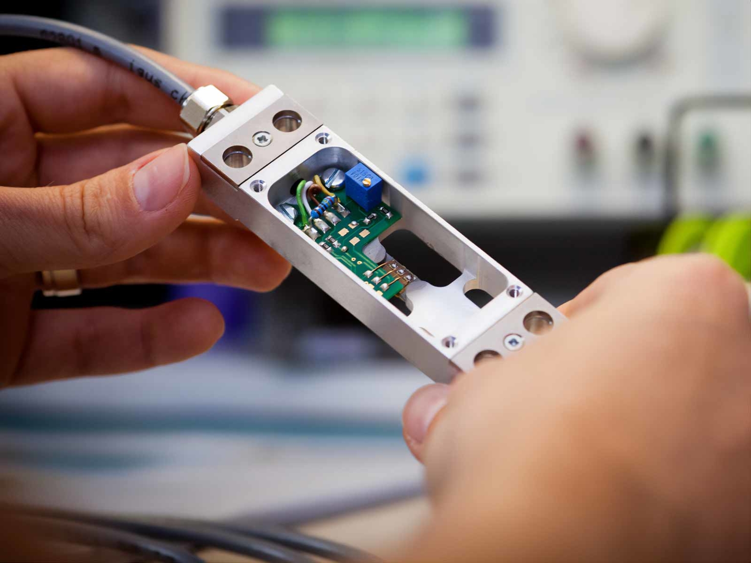 About us - X-SENSORS: Sensor-Technologie - Sensorik, Messtechnik