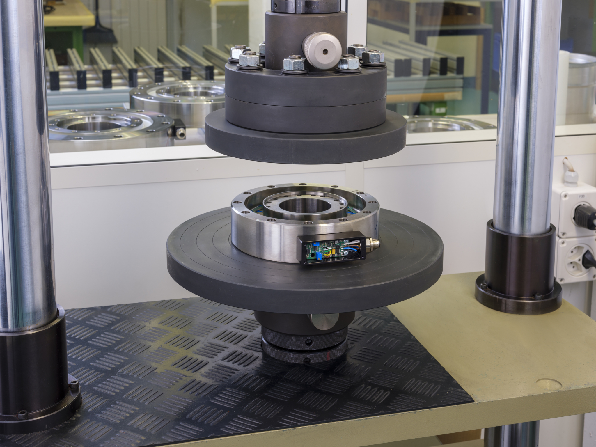 Über uns - X-SENSORS: Sensor-Technologie - Sensorik, Messtechnik